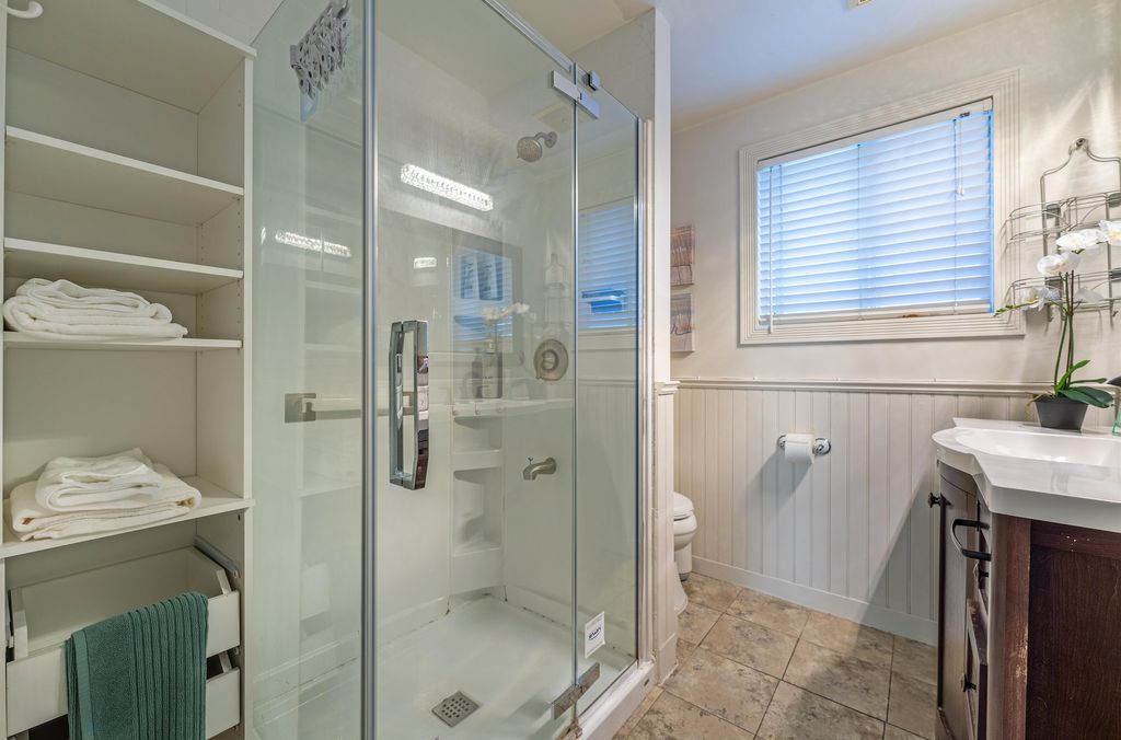 2085 W 45th AVE Vancouver Vancouver For Sale, R2996573 - StrawHomes.com