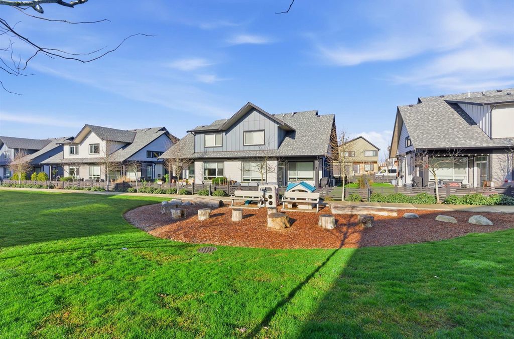 2478A Wren DR Delta Delta For Sale, R3082405 - StrawHomes.com