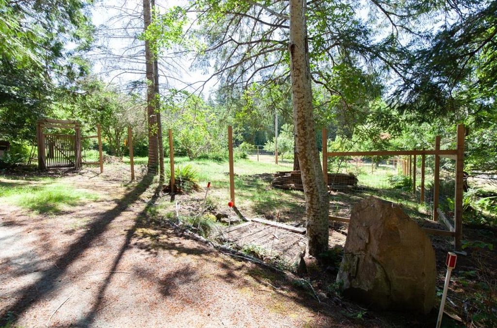 370 Maple DR Mayne Island Mayne Island For Sale, R2904138 - StrawHomes.com