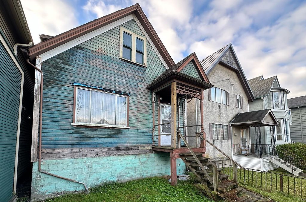 650 Union ST Vancouver Vancouver For Sale, R2944389 - StrawHomes.com